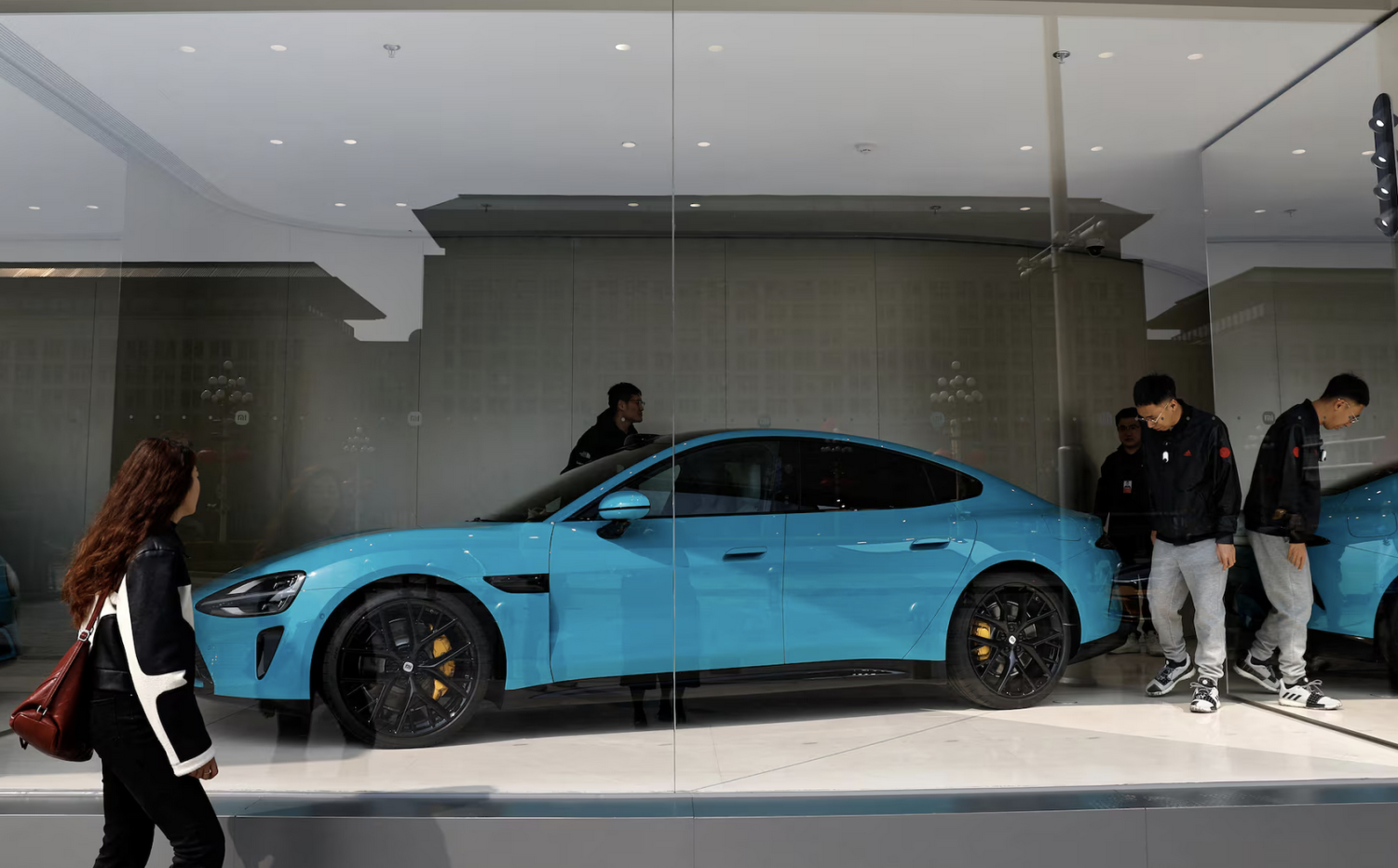 Ford CEO says he drives a Xiaomi SU7 and he doesn’t want to “give it up”