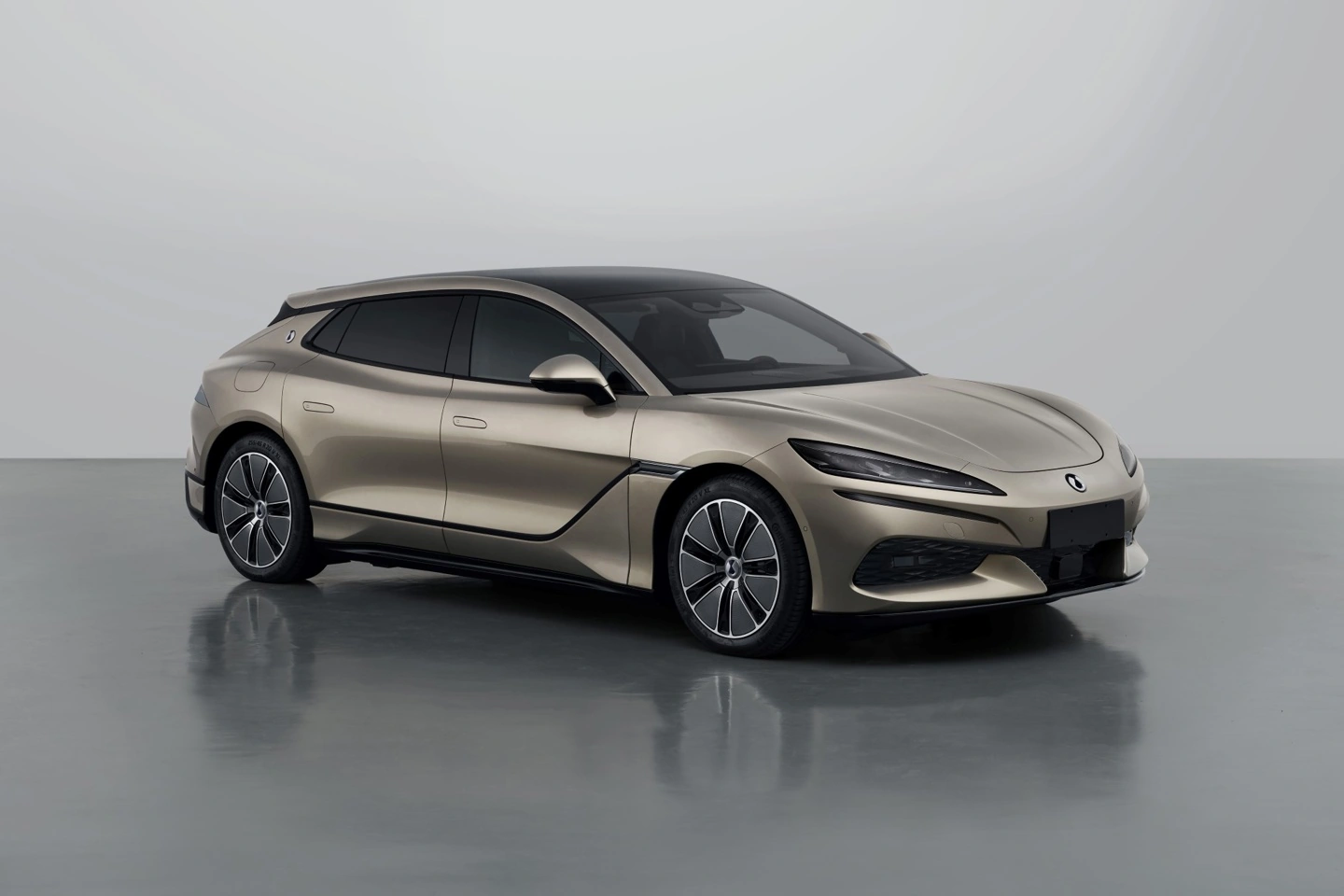 New Denza Z9GT Design Images Released, Features Electric Rear Wing ...