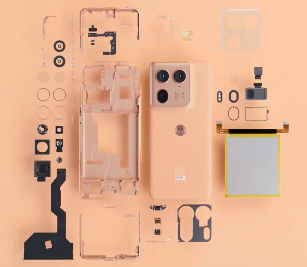 Motorola Edge 50 Ultra Peach Fuzz color variant seemingly teased before ...