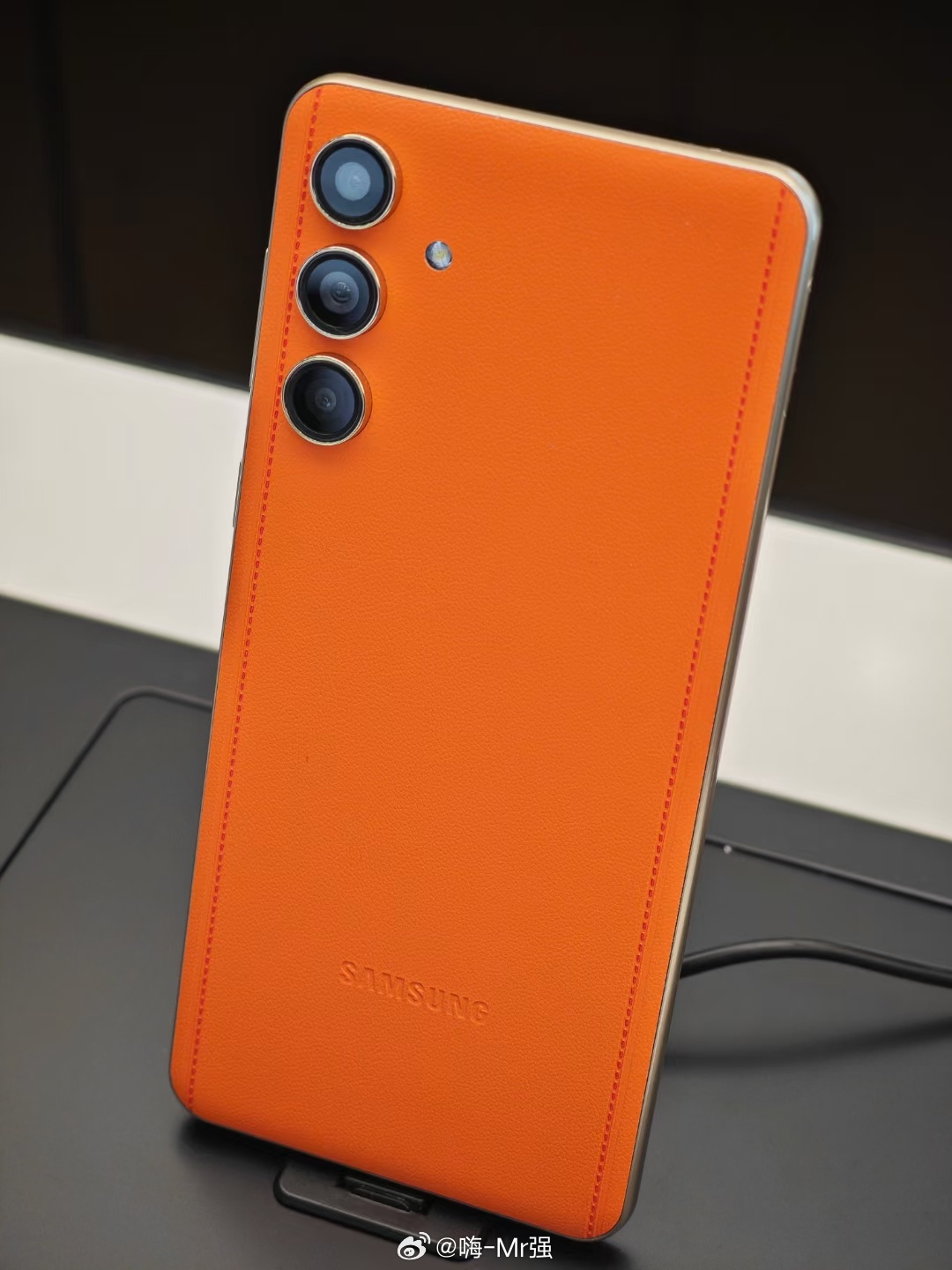 Samsung Galaxy C55 appears in real in offline stores, showcases ...