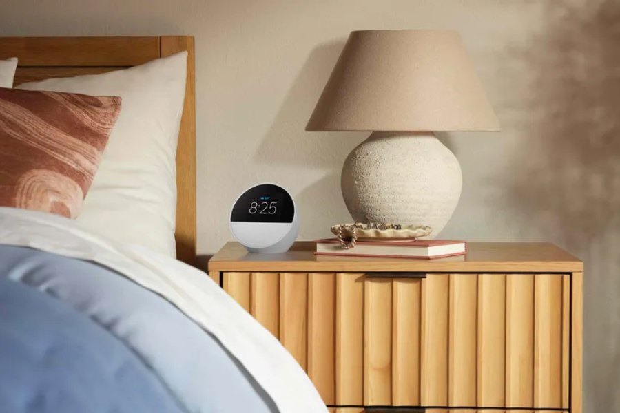 Amazon launches Echo Spot with Alexa, improved display, and a fresh design