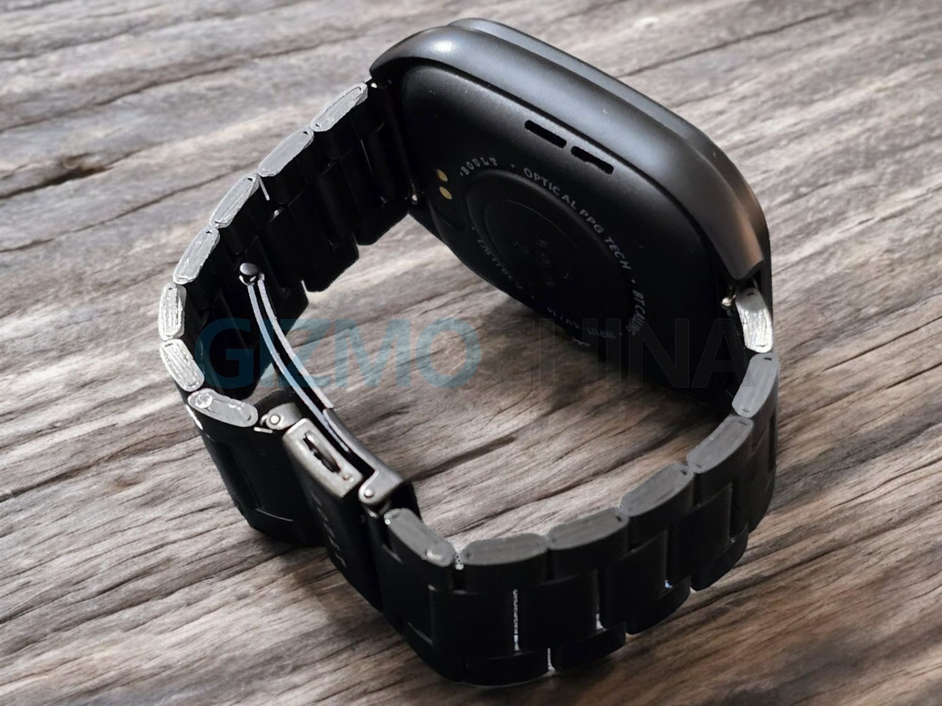 Boult Trail smartwatch hands-on: Sleek design with durable build ...