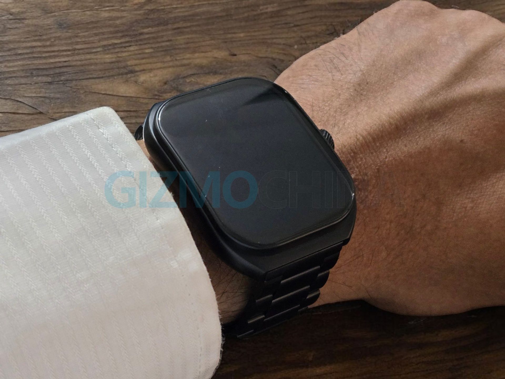 Boult Trail smartwatch hands-on: Sleek design with durable build ...