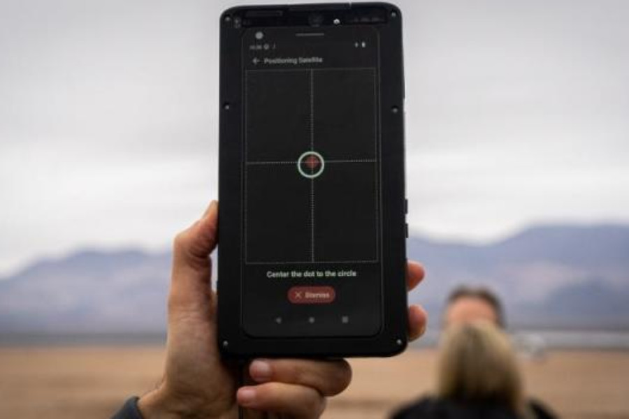 Samsung Galaxy phones may finally get satellite connectivity feature