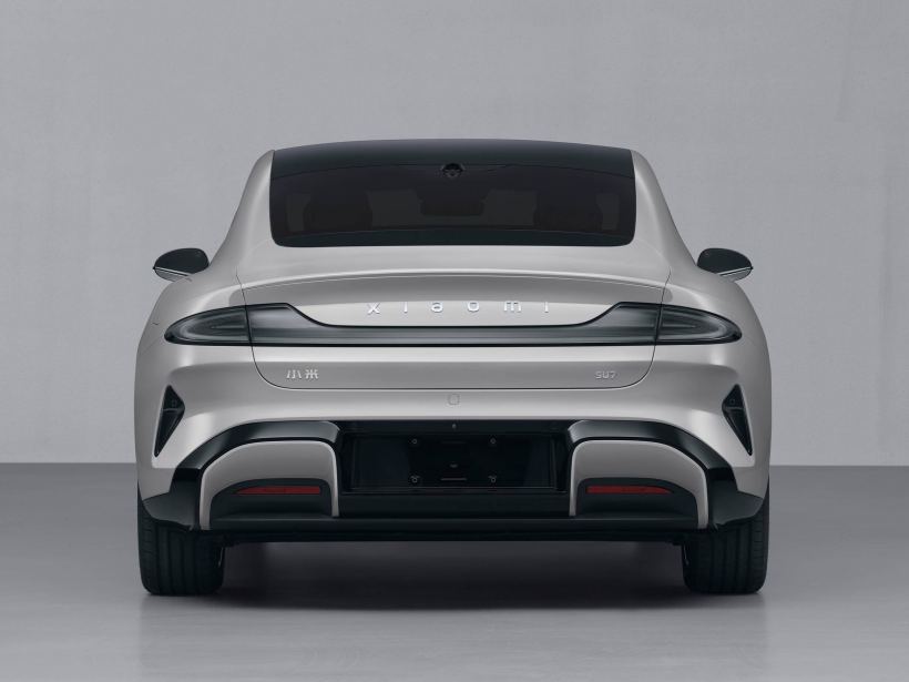 Xiaomi SU7 EV gets HyperOS 1.2.3 update with traffic light & brake disc ...