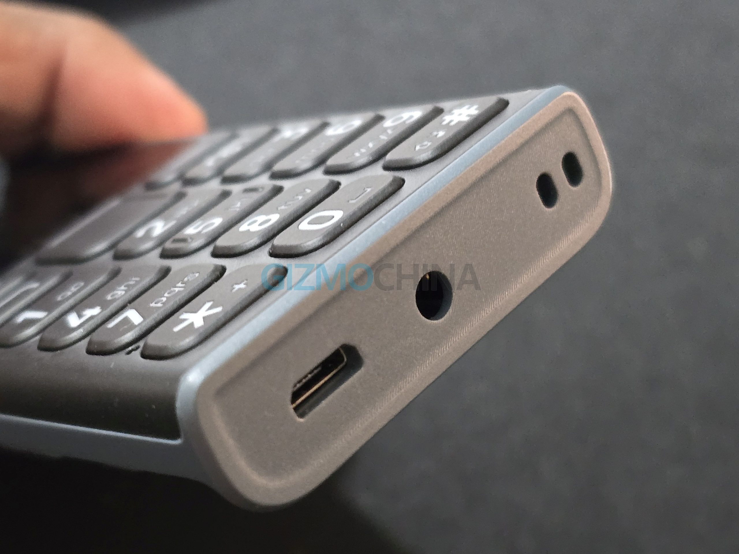 HMD 105 review: A feature phone with UPI payment support - Gizmochina