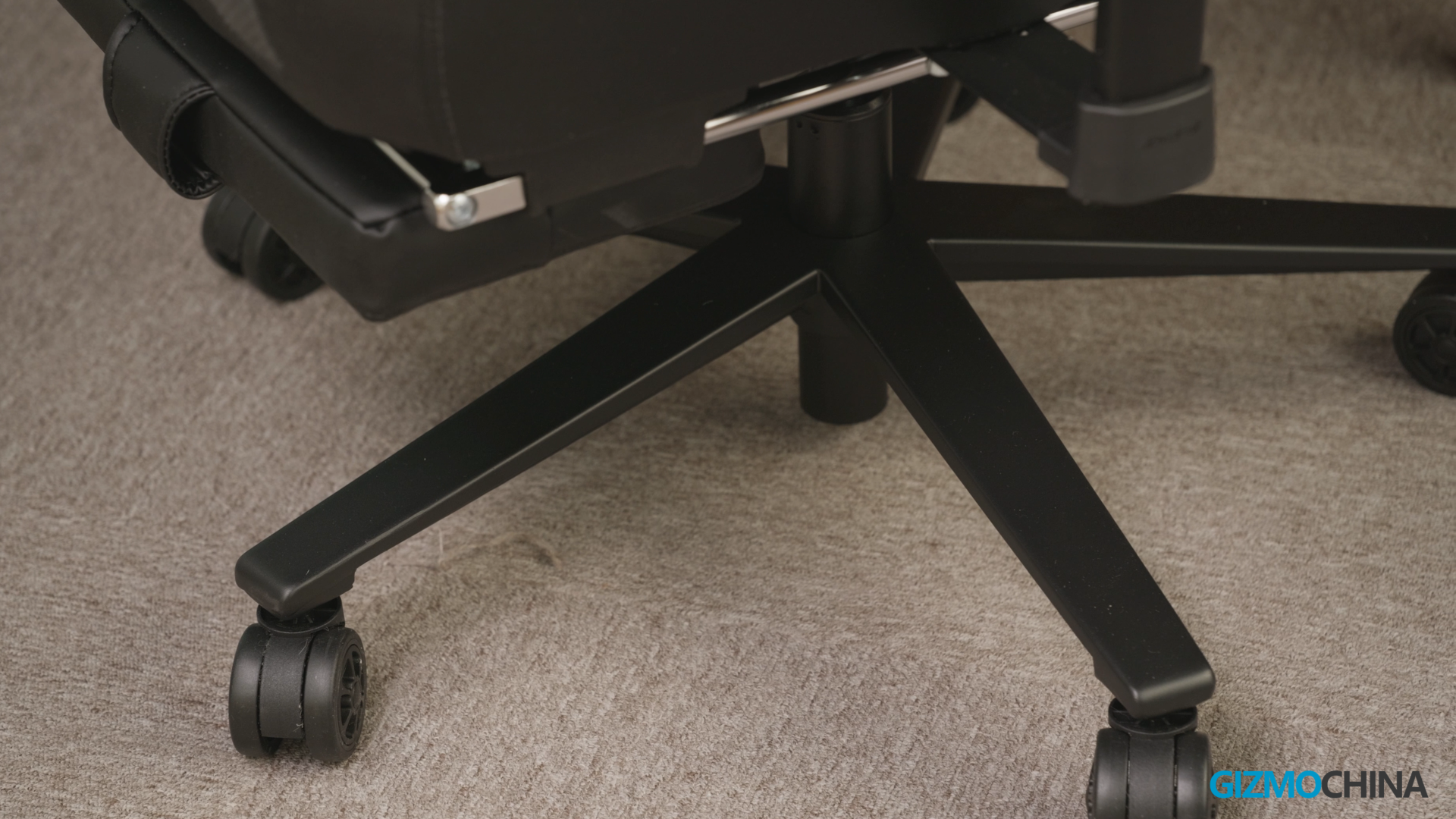 AutoFull M6 Gaming Chair Review: Excellent Gaming Chair With Ventilated ...