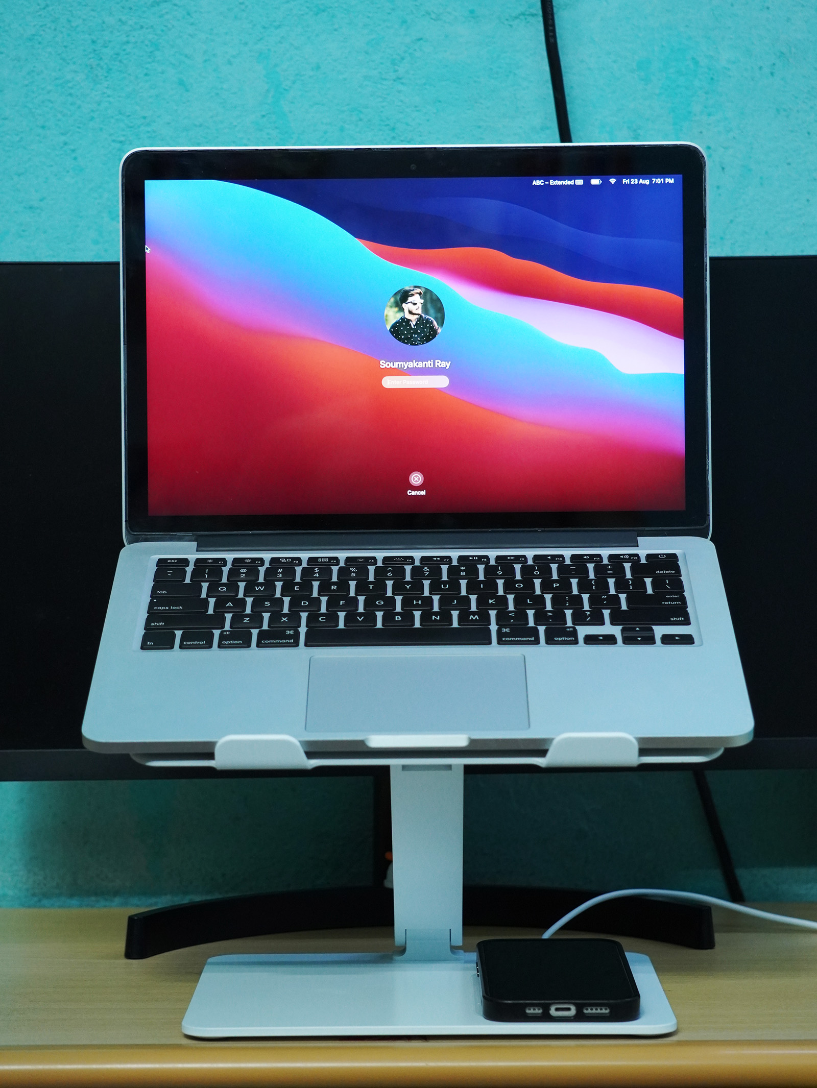 Alogic Elite Power Laptop Stand with Wireless Charger Review - Gizmochina