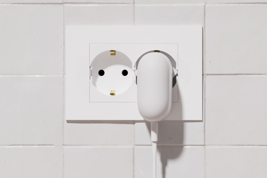 New leak reveals the Google's new 45W charger for Pixel 9 series