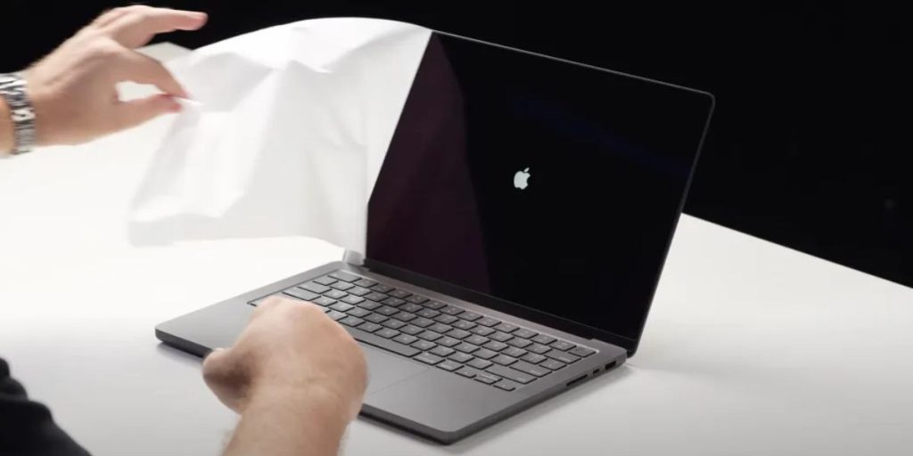 Apple’s Next MacBook Pro Might Feature OLED & Dynamic Island - Gizmochina