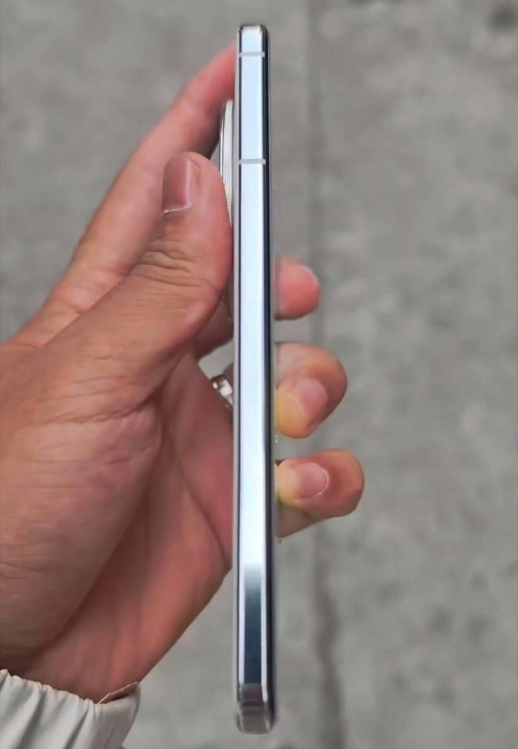 Vivo X200 Pro Mini live shots showcase compact design with ultra-thin ...