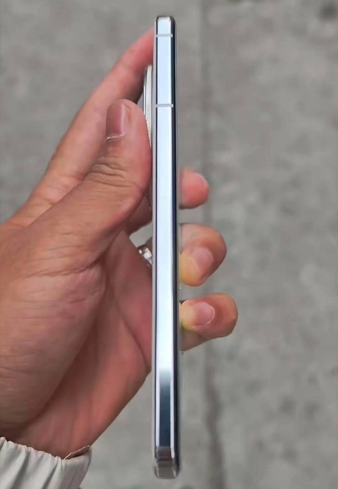 Vivo X200 Pro Mini live shots showcase compact design with ultra-thin ...