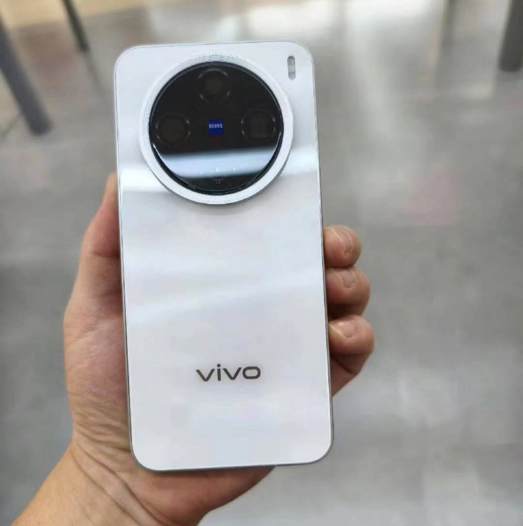Vivo X200 Pro Mini live shots showcase compact design with ultra-thin ...