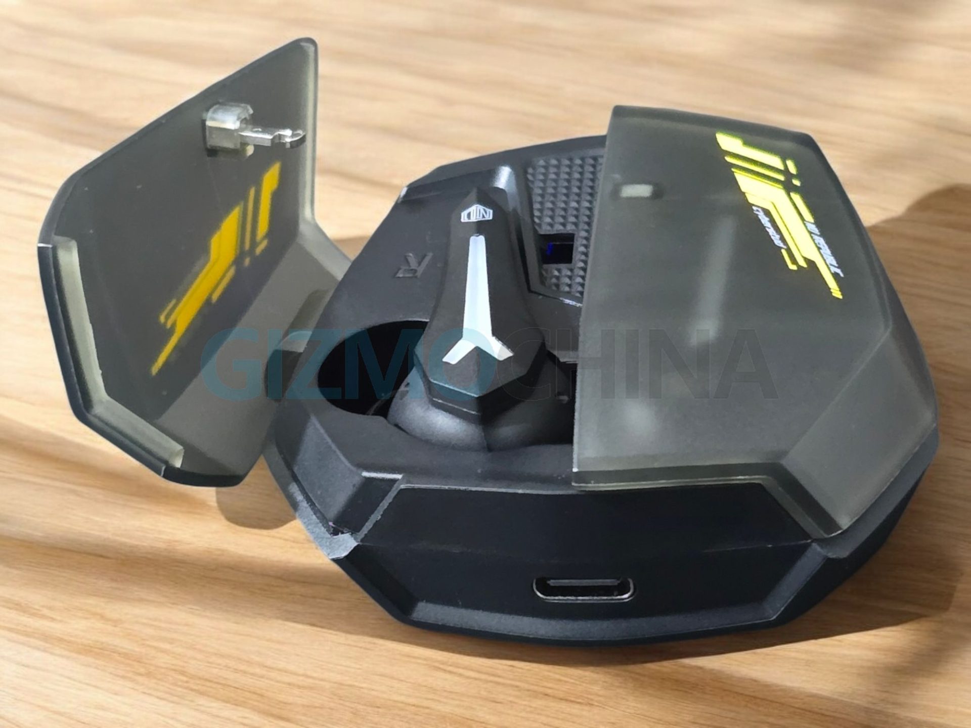 Nu Republic Cyberstud X4 hands-on: Style and sound, with a dash of gaming - Gizmochina