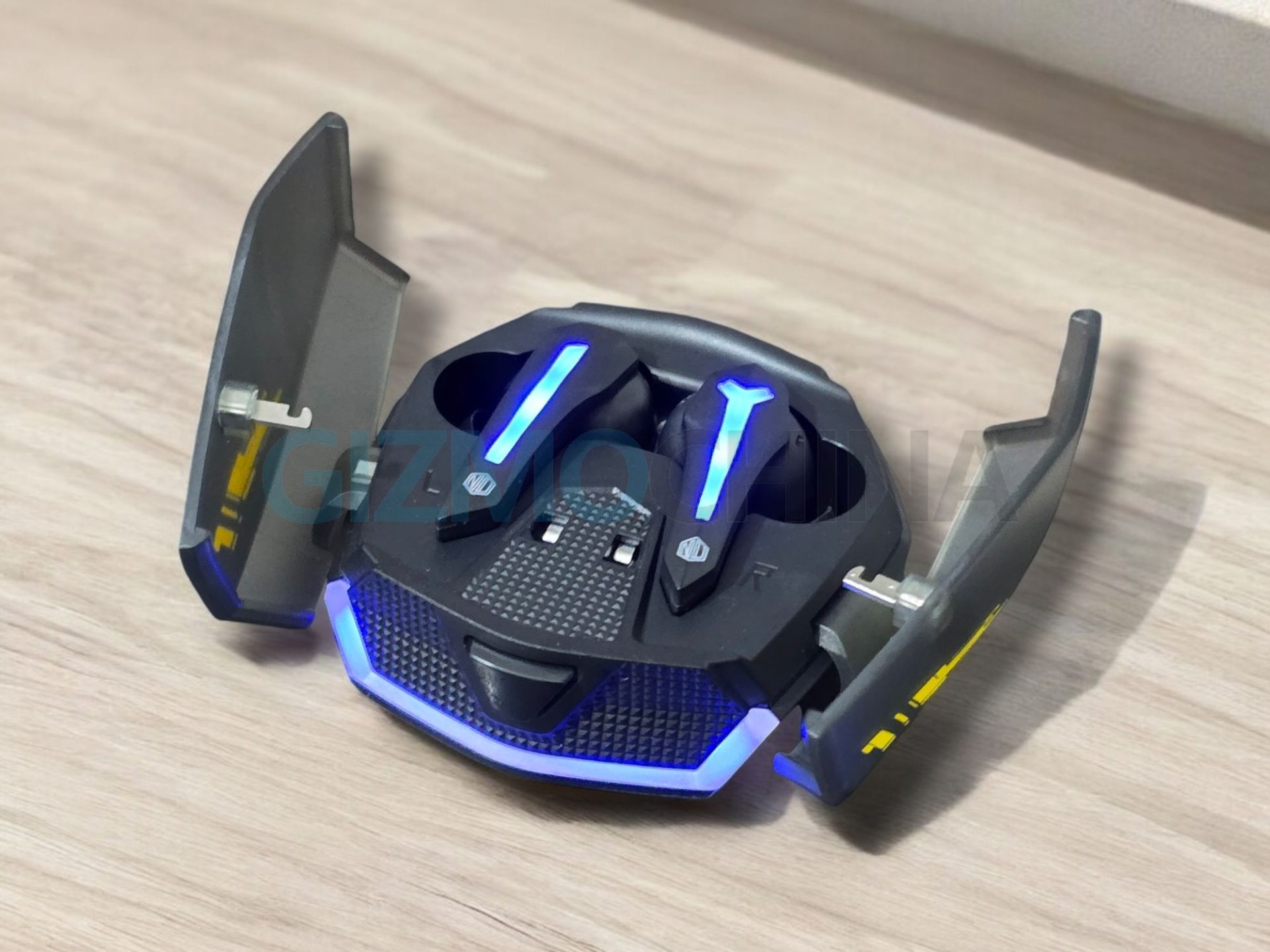 Nu Republic Cyberstud X4 hands-on: Style and sound, with a dash of gaming - Gizmochina