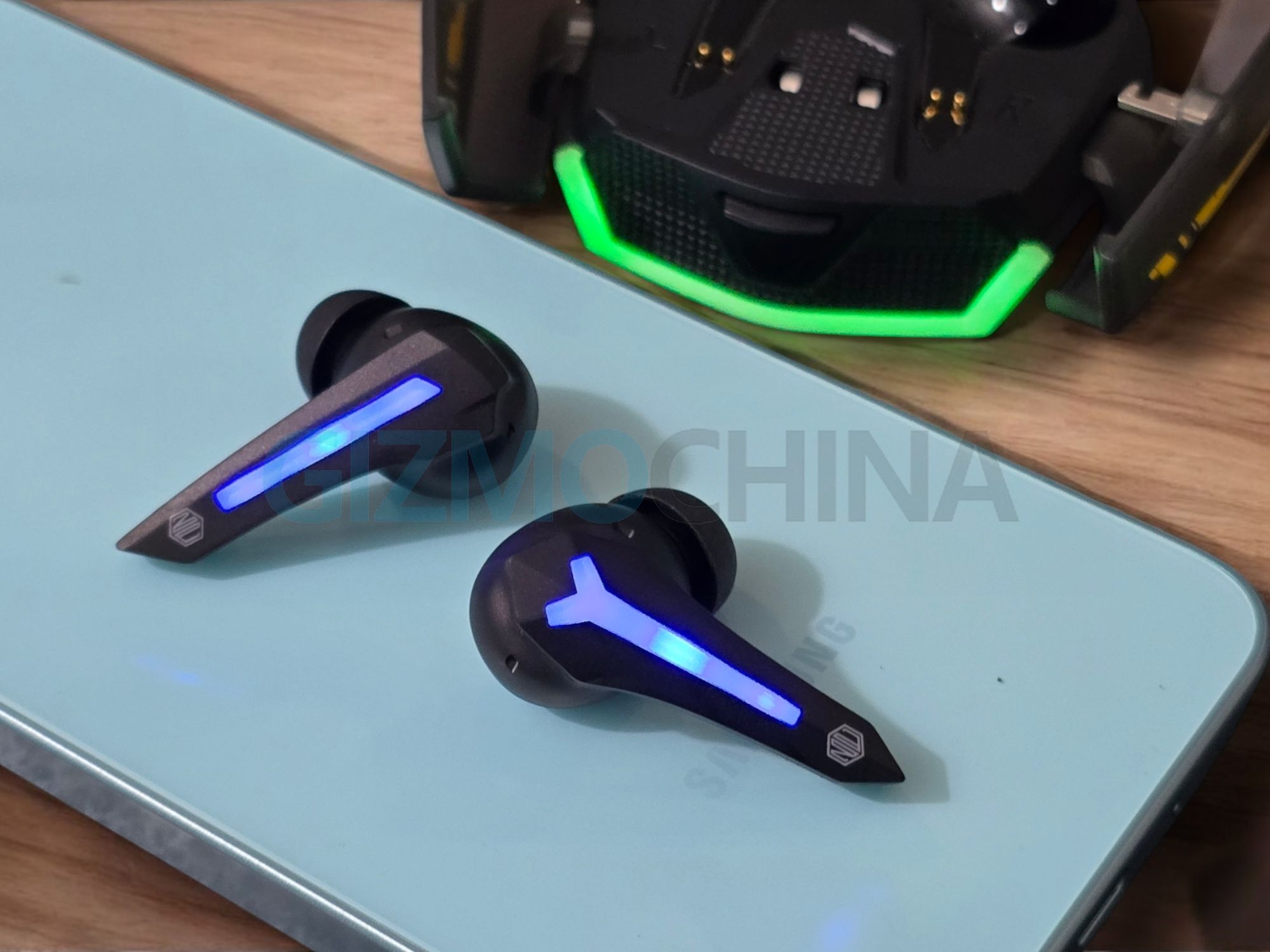Nu Republic Cyberstud X4 hands-on: Style and sound, with a dash of gaming - Gizmochina