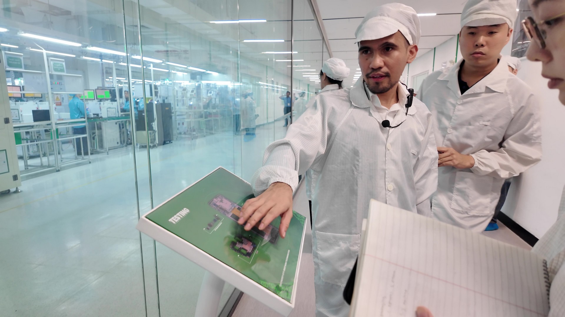 OPPO's Glocalization Push: Inside Indonesian Manufacturing and Find X8 ...