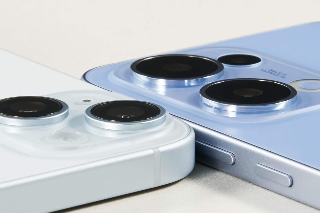 Oppo Reno 13’s first image leaked, reveals iPhone-like design - Gizmochina