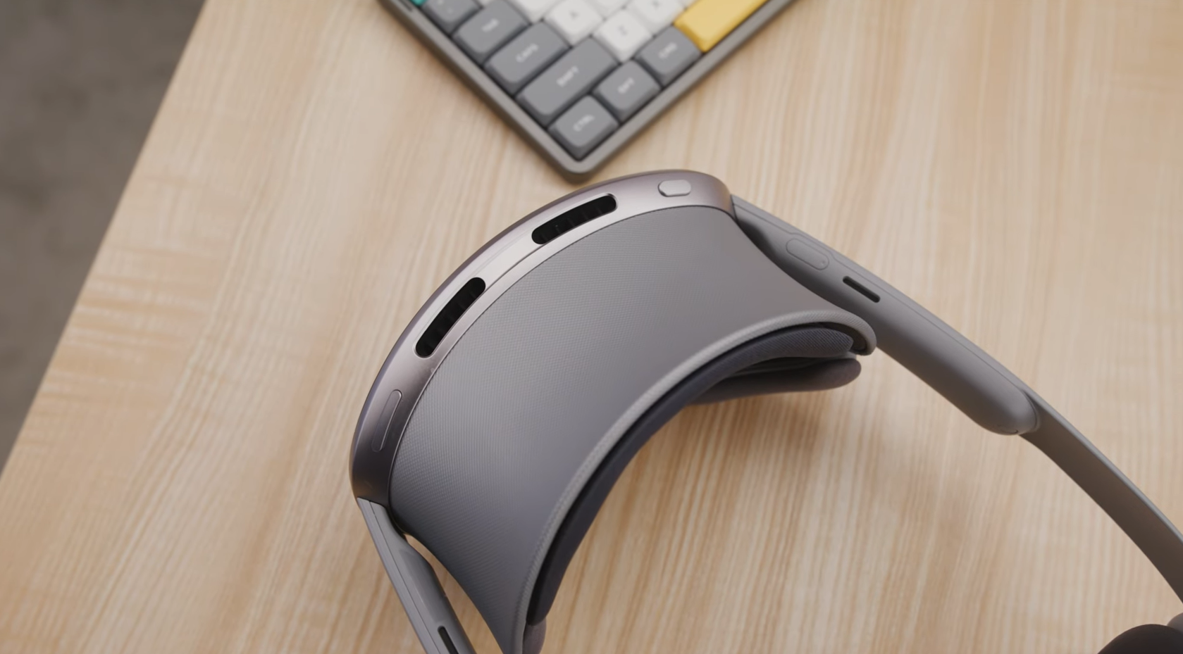 Samsung’s Android XR headset's features revealed in hands-on video ...