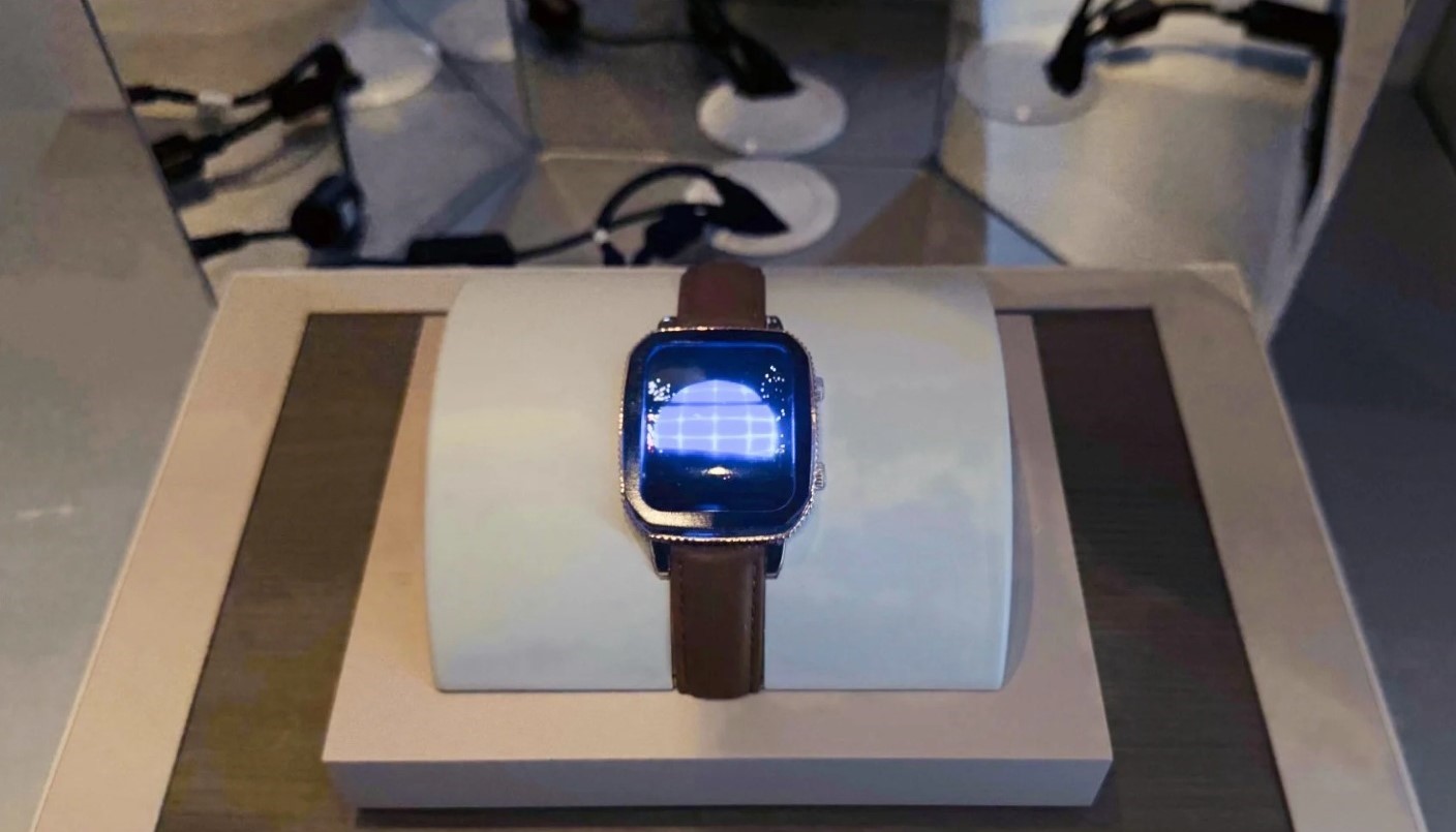 Samsung showcases the first smartwatch with a MicroLED display: reaches ...
