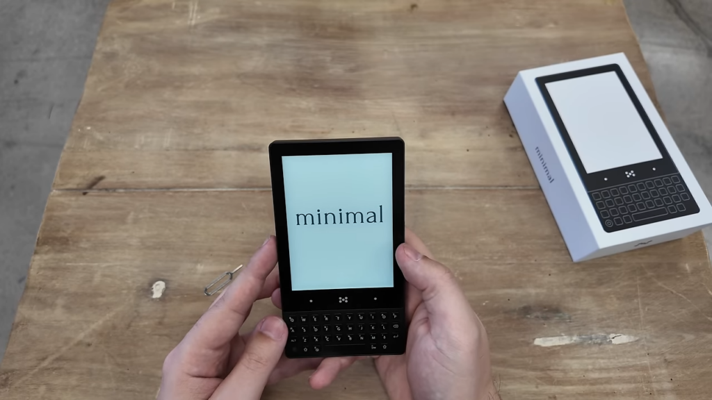 Would you switch to this E-Ink QWERTY smartphone for a simpler digital ...