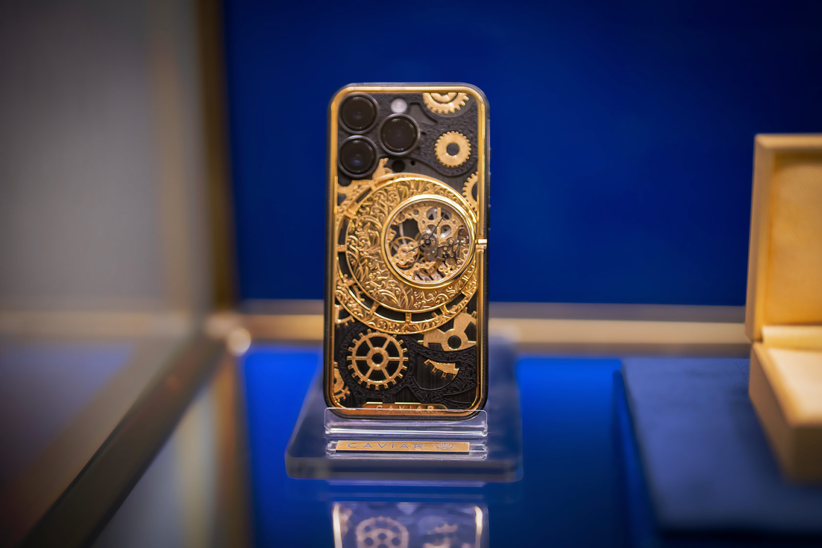 Caviar Opens Exclusive Dubai Showroom for Ultra-Luxury Custom iPhones ...