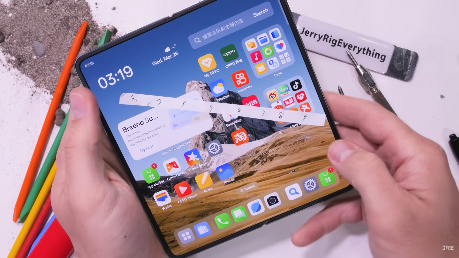 World's slimmest foldable phone fails to survive bent test - Gizmochina