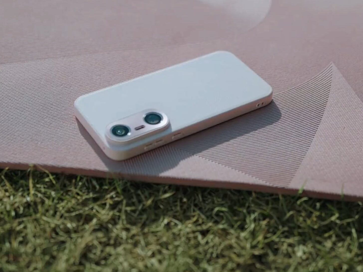 OnePlus 13 Mini/13T Leak Reveals Two Reasons To Be Excited for the New ...