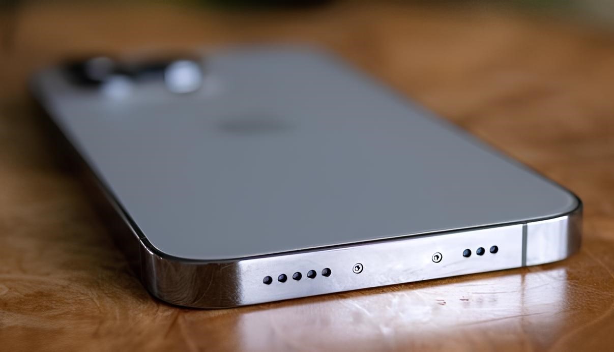 Type-C on iPhone could be short-lived: EU greenlights portless iPhone ...