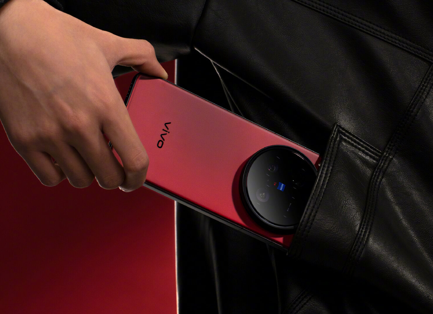 Vivo Unveils X200 Ultra in New Photos, With 35mm to 85mm Portrait and ...