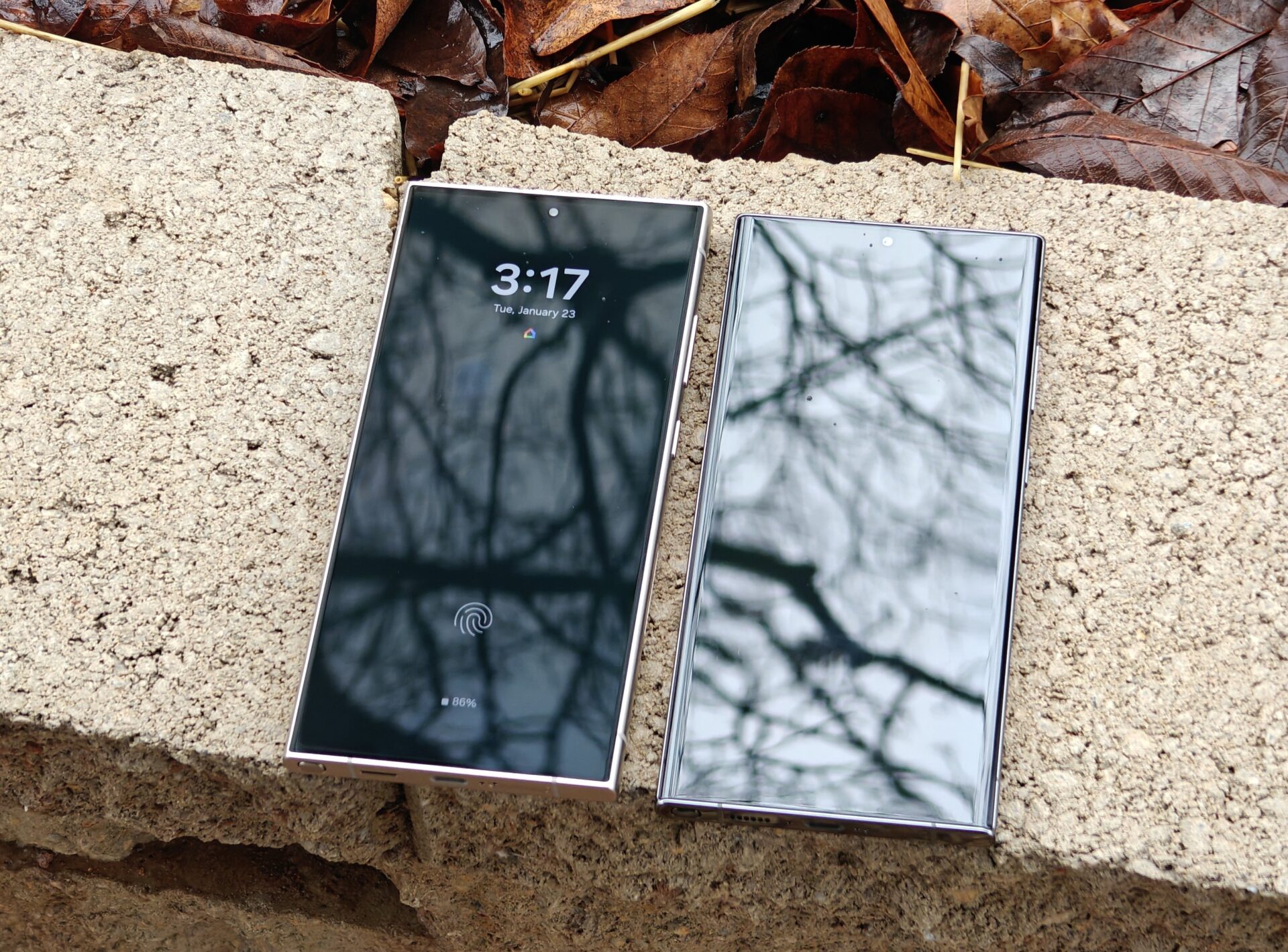 Apple cancels iPhone 17 Pro’s anti-reflective display coating, leaving ...