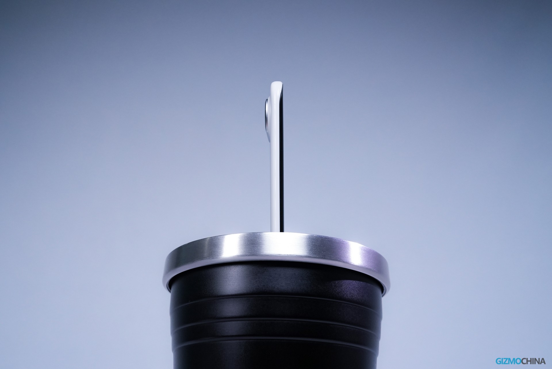 Thin Again, But Different: The Return of Slim Phones in 2025 - Gizmochina