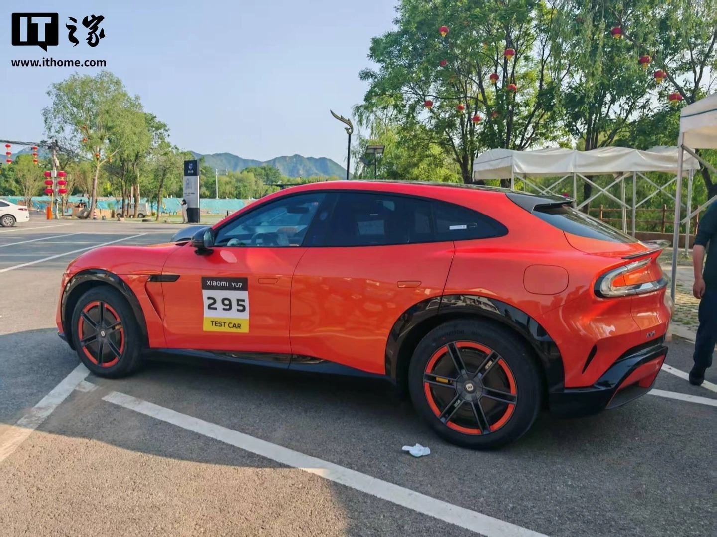 Xiaomi YU7 SUV Lava Orange spotted in the Wild, Launch Confirmed for July - Gizmochina