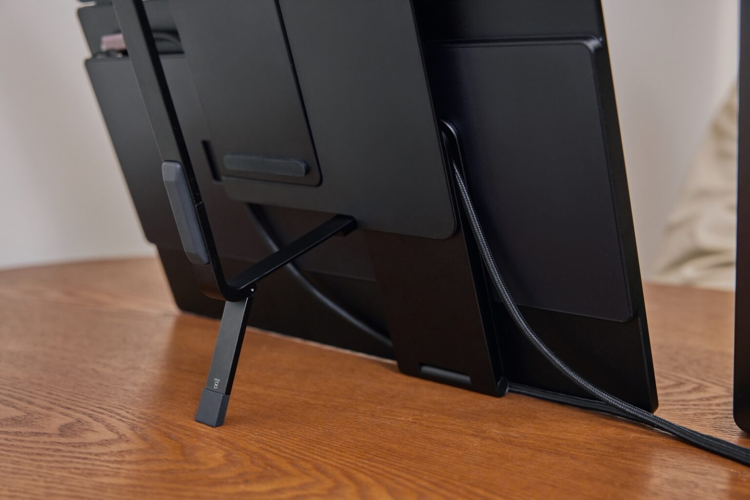 FlipGo Horizon Review: A Modular Triple-Screen Setup That Travels With ...