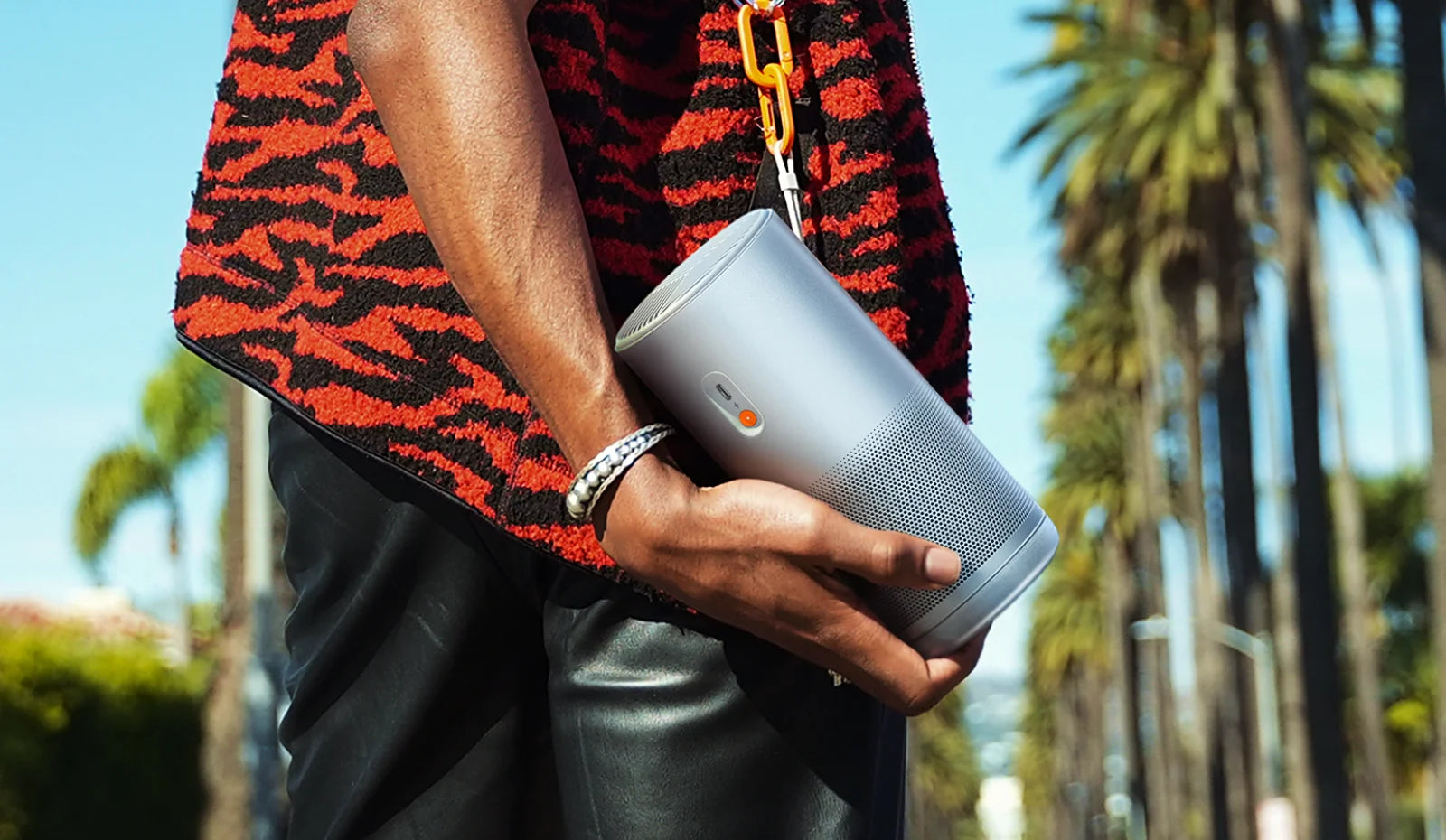 Xgimi launches MoGo 4 & Mogo 4 Laser portable projectors with Google TV ...