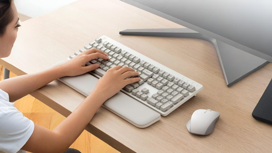 This Xiaomi Keyboard Mouse Combo Has a Wrist Rest and Quiet Clicks for ...