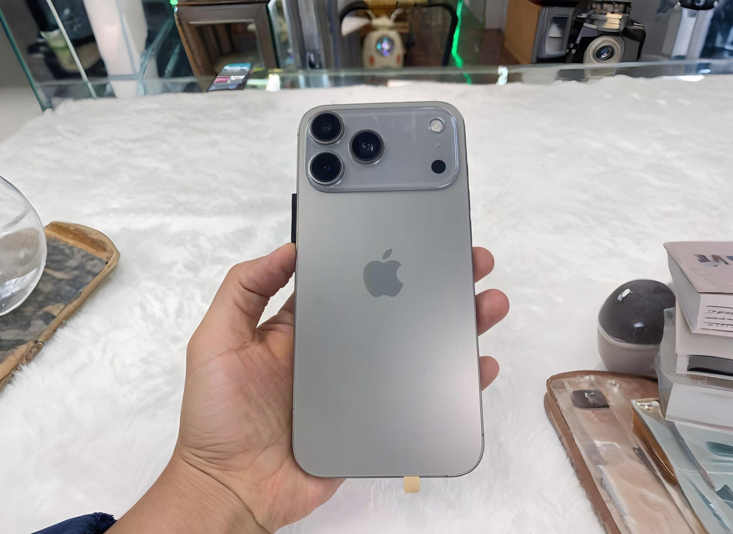Fake iPhone 17 Pro appears before the real one - Gizmochina