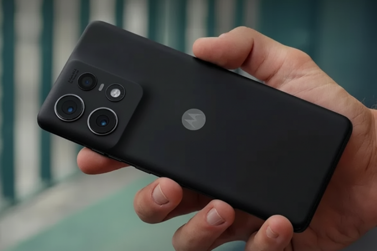 Android 16 update reaches Motorola Edge 50 Pro, Moto G Power (2025 ...