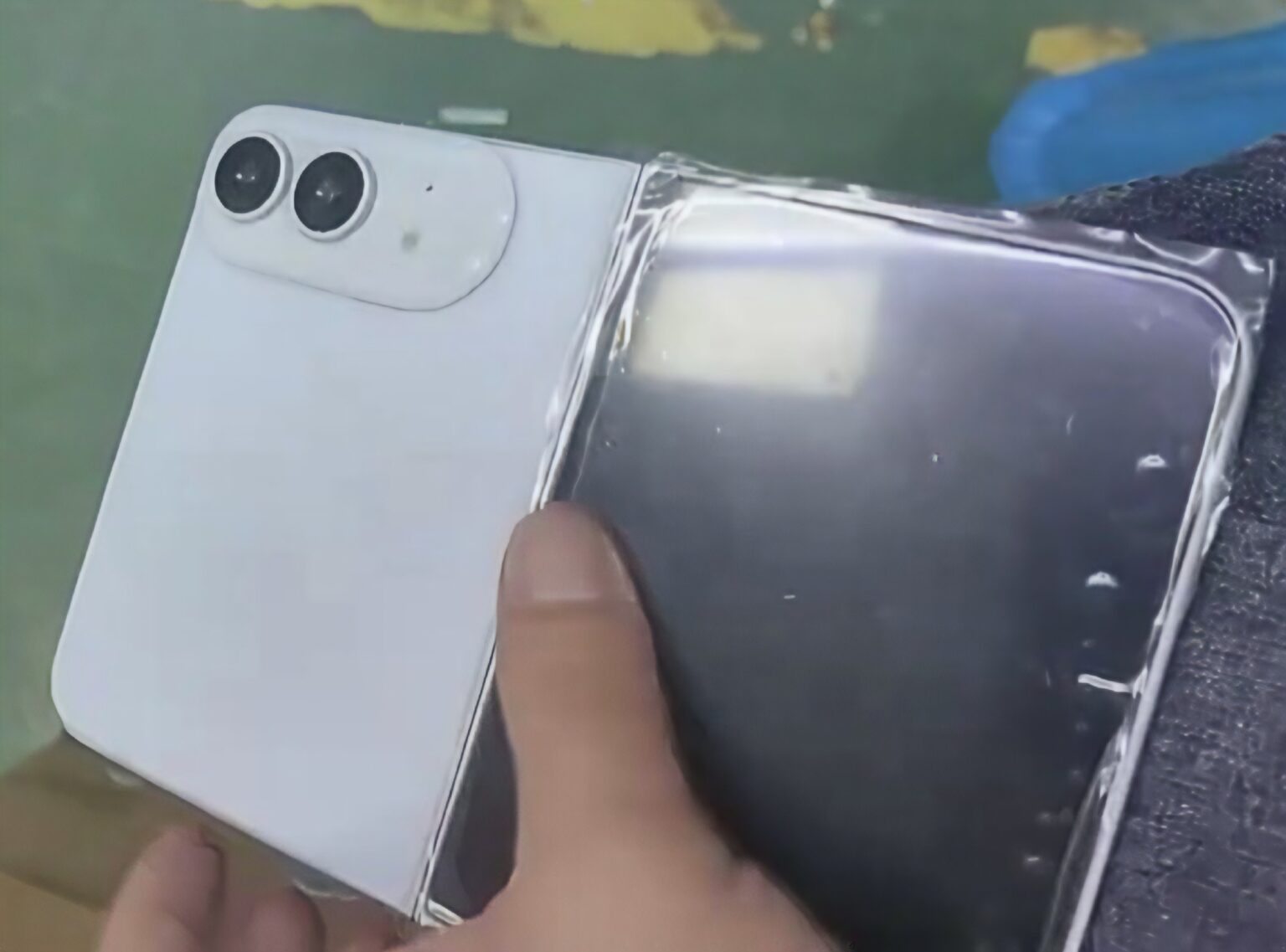 iPhone Fold dummy spotted in white finish - Gizmochina