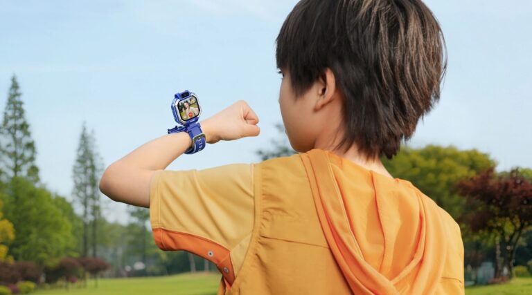 Huawei’s new kids’ watches bring dual cameras, GPS tracking, and SOS ...