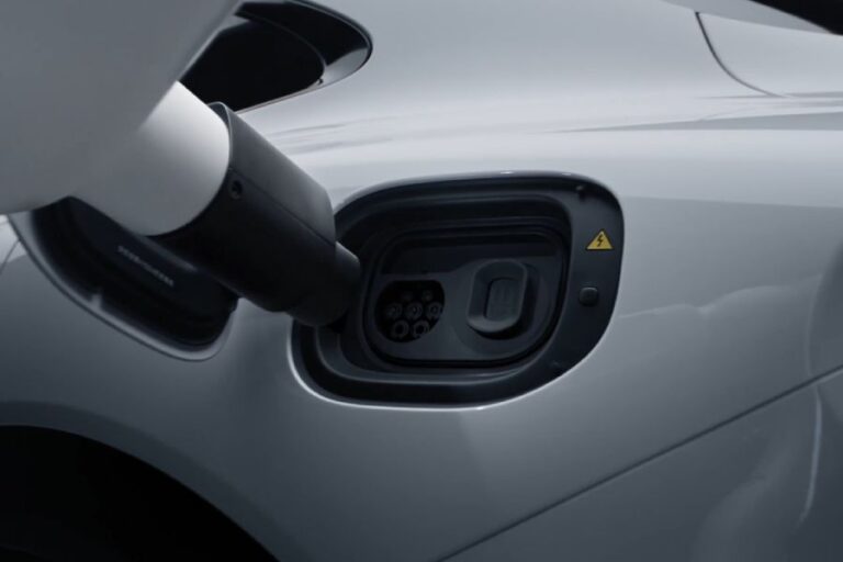 Xiaomi debuts a hands-free robotic arm that charges your electric ...
