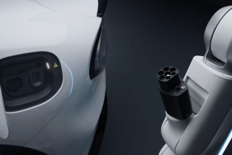 Xiaomi debuts a hands-free robotic arm that charges your electric ...